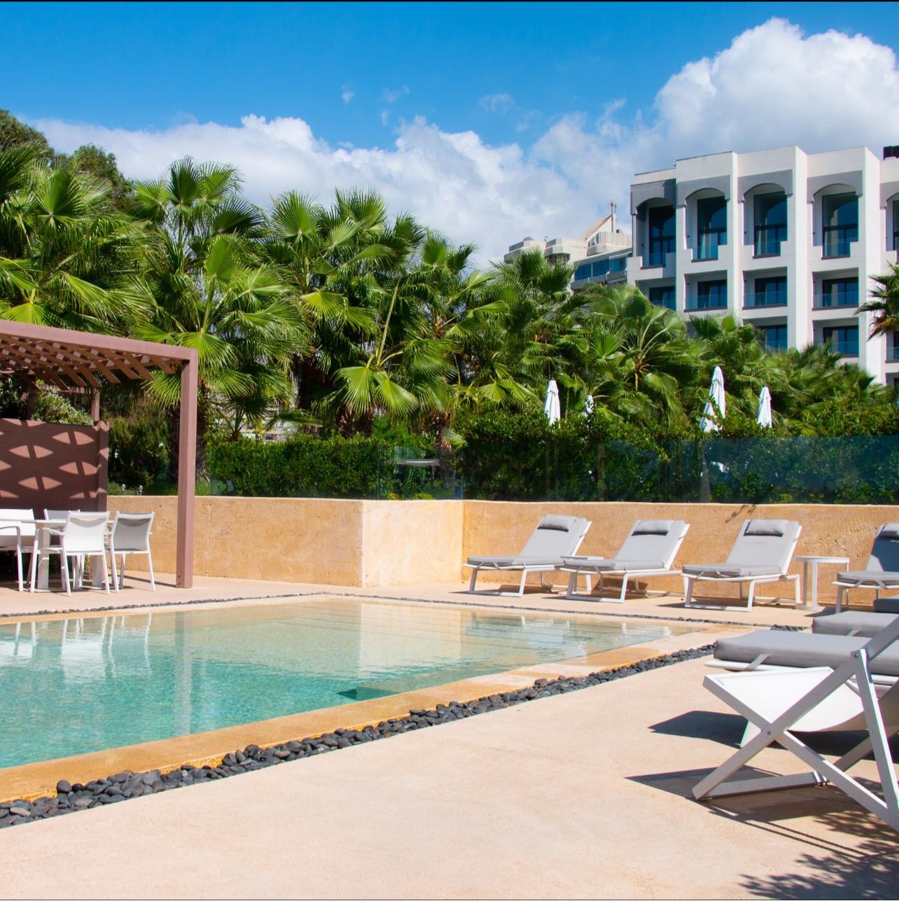 Azure Beach Resort - MOOVTOO Guide