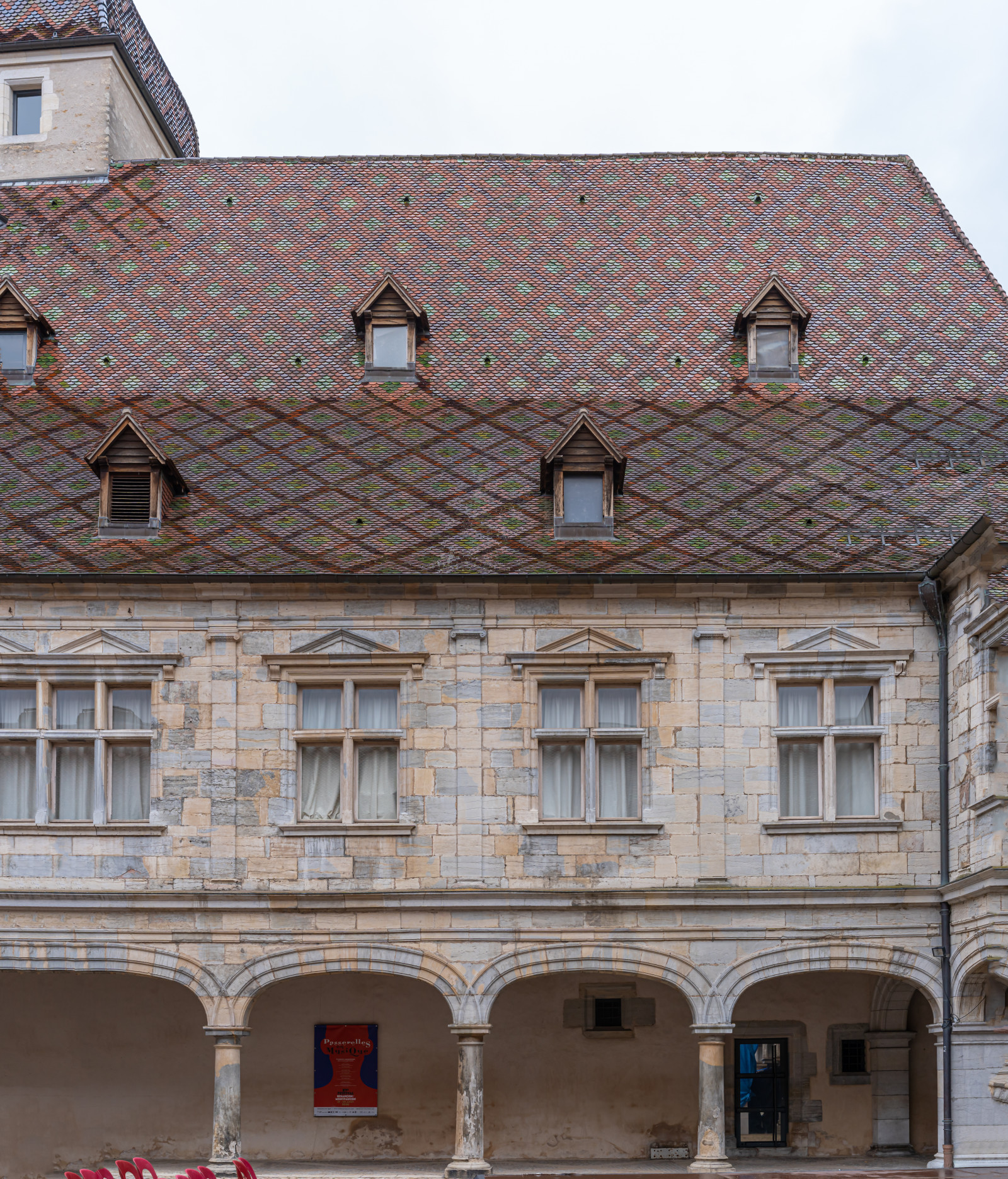 Palais Granvelle - MOOVTOO Guide