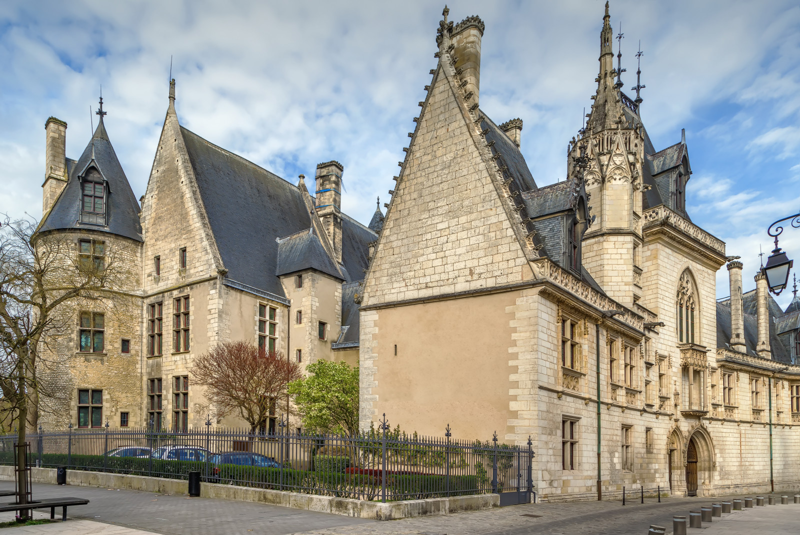 Palais Jacques Coeur - MOOVTOO Guide